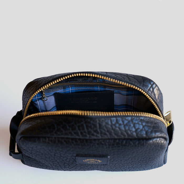 No.599 Bison Utility Dopp | Black